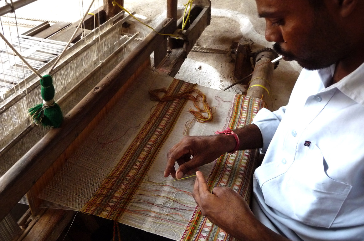 Buy Indian handicrafts & handloom textile