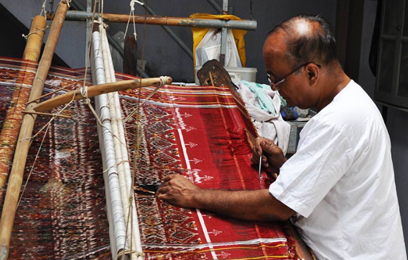 Woven Pixels | Patan Patola Weaving | Story of Indian crafts and craftsmen