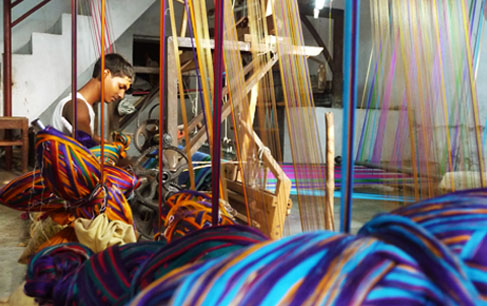 River of warp, boats of weft | Maheshawari Saari | Crafts Madhya Pradesh