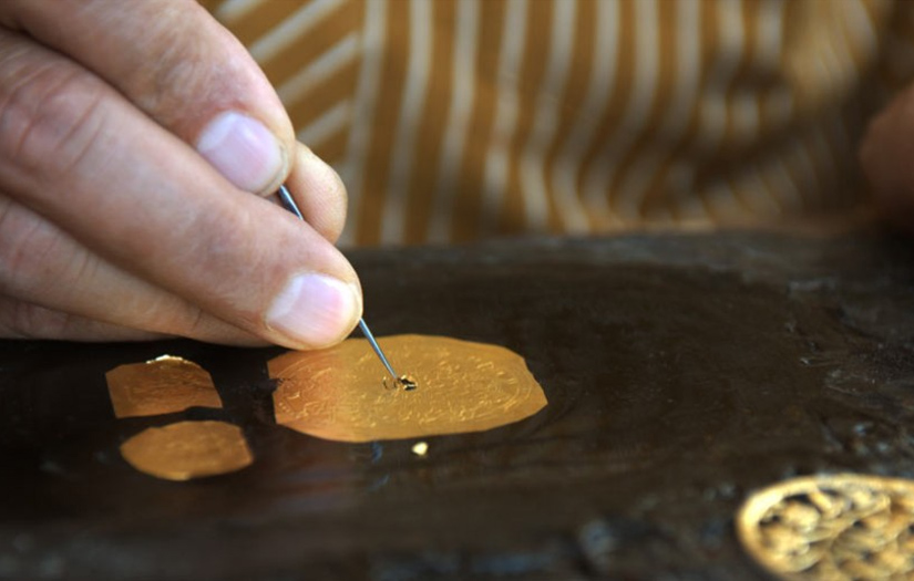 Thewa / Theva Jewelry | Story of Indian crafts and craftsmen