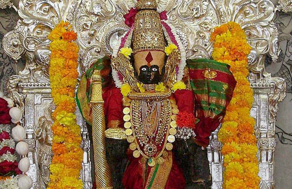 Winds on foot.. | Kolhapuri Chappals | Story of Indian crafts and craftsmen